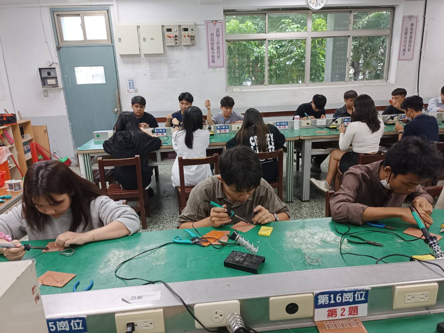 Overseas Students | KAINAN High School :: w3layouts