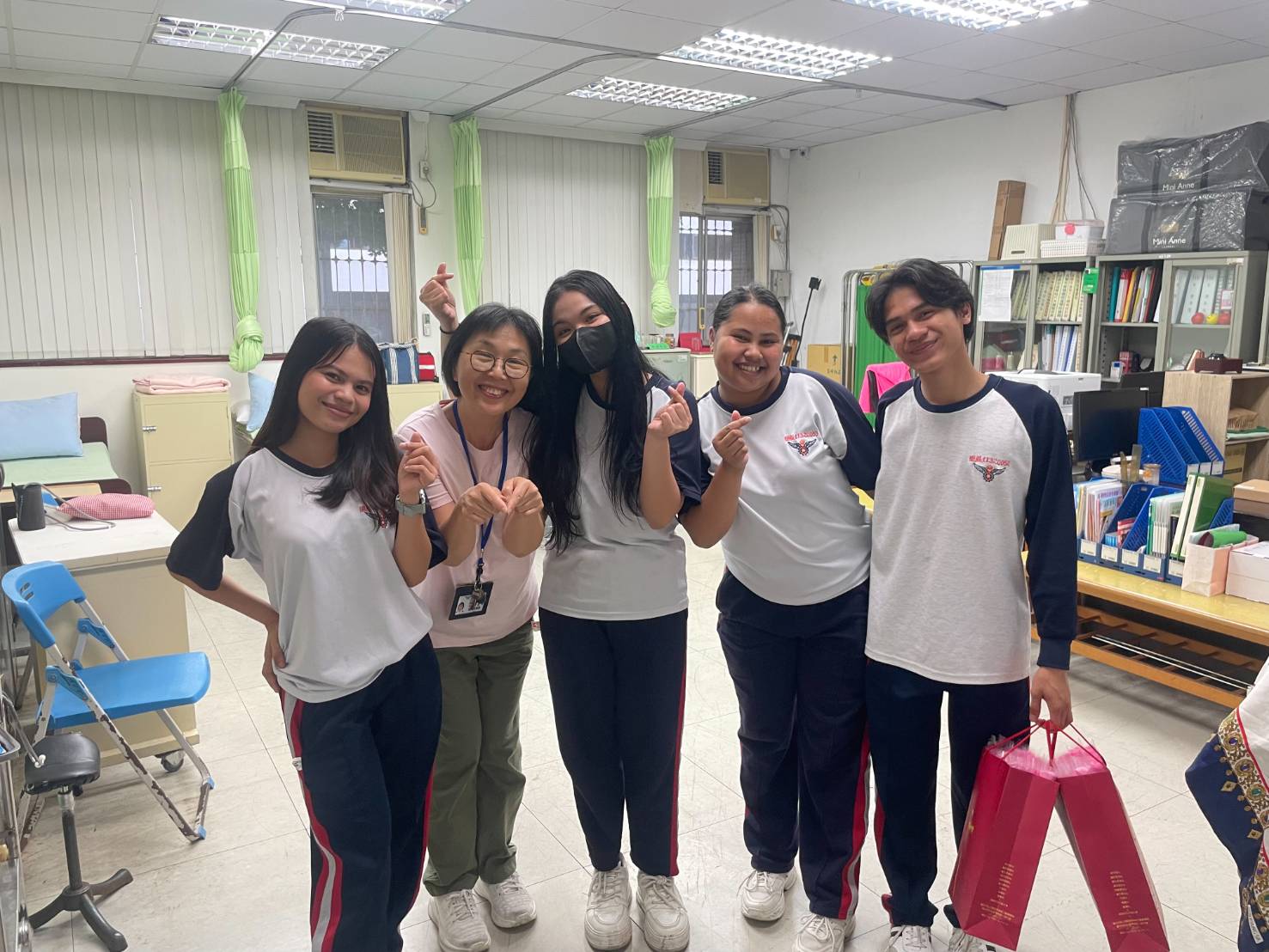 Overseas Students | KAINAN High School :: w3layouts